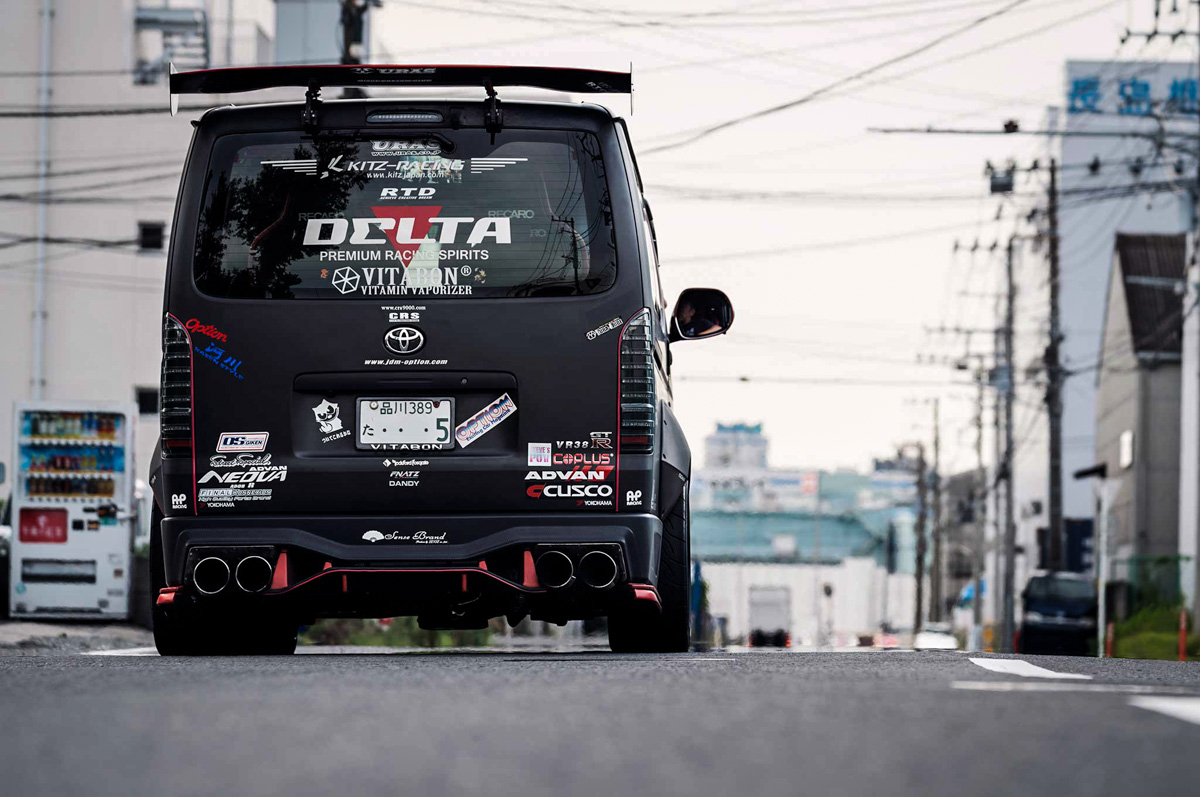 神 Van 身战神心，616 Hp 的 Toyota Hiace GT-R R35 - automachi.com