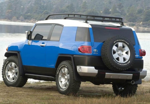 Toyota FJ Cruiser ，曾经的潮格复古越野车 | automachi.com