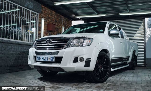 Toyota Hilux 6.3 V8 AMG ，550 Hp的暴力皮卡！ - automachi.com