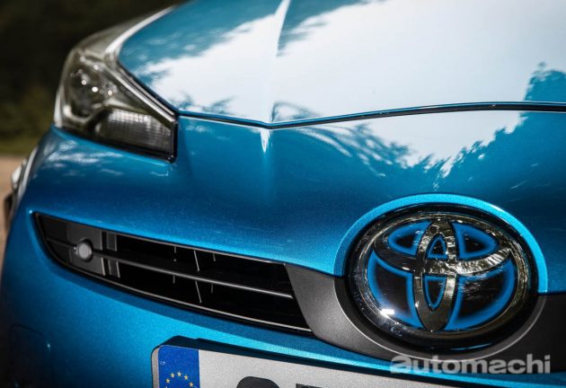 Toyota Prius 25 - automachi.com