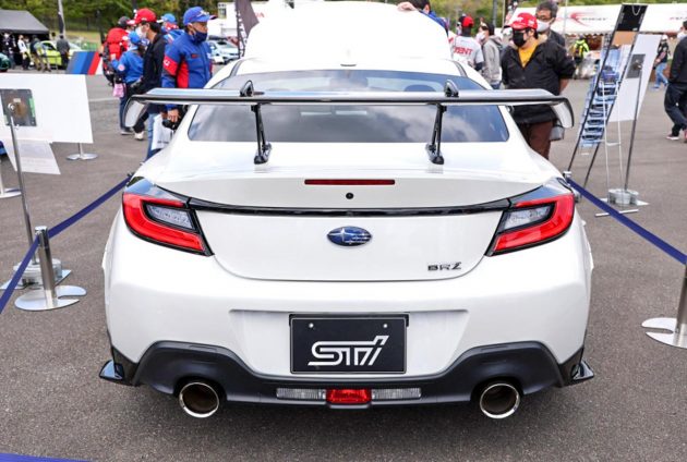 2022 Subaru BRZ STI 实车日本亮相，超大尾翼上身！ - automachi.com