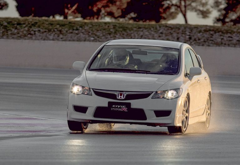 Honda Civic FD2 Type R 为什么越来越贵？经典 JDM 永远的神？ - automachi.com