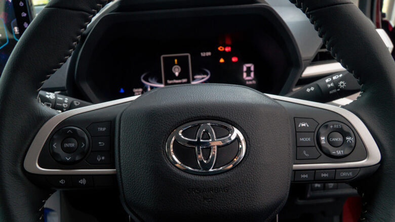 Toyota Veloz 正式发布：单一车型销售，更豪华外观，更丰富配备，新车售价 RM 95,000 起！ - automachi.com