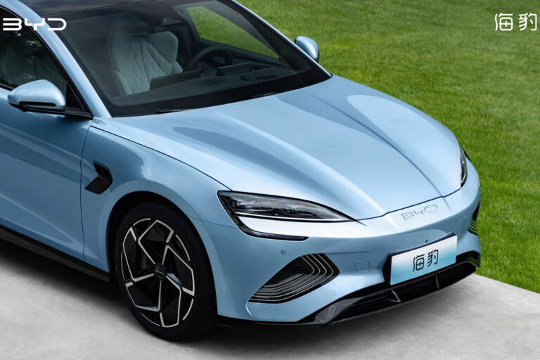 BYD Atto 4（海豹）将在 2023 年年末登陆我国市场，最远续航 700 km 的 Tesla Model 3 杀手 ...