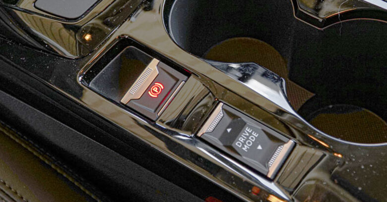 传统 Handbrake VS Electronic Parking Brake，电子手刹科技够成熟了吗？它的优缺点是什么 ...