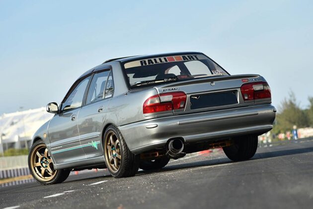 经典车回顾：Proton Wira 的辉煌过去，你还记得当年的 Wiralution 吗？ - automachi.com