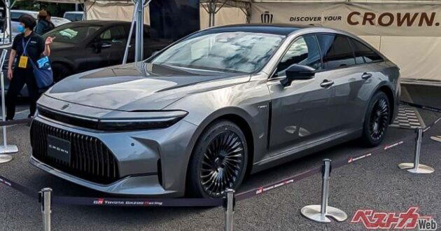 Toyota Crown Sedan 实车亮相：最纯正皇冠血统，新一代豪华房车预计 10 月正式发布。 - automachi.com