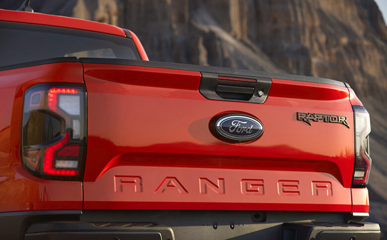 Next-Gen-Ranger-Raptor-Rear-4 - automachi.com