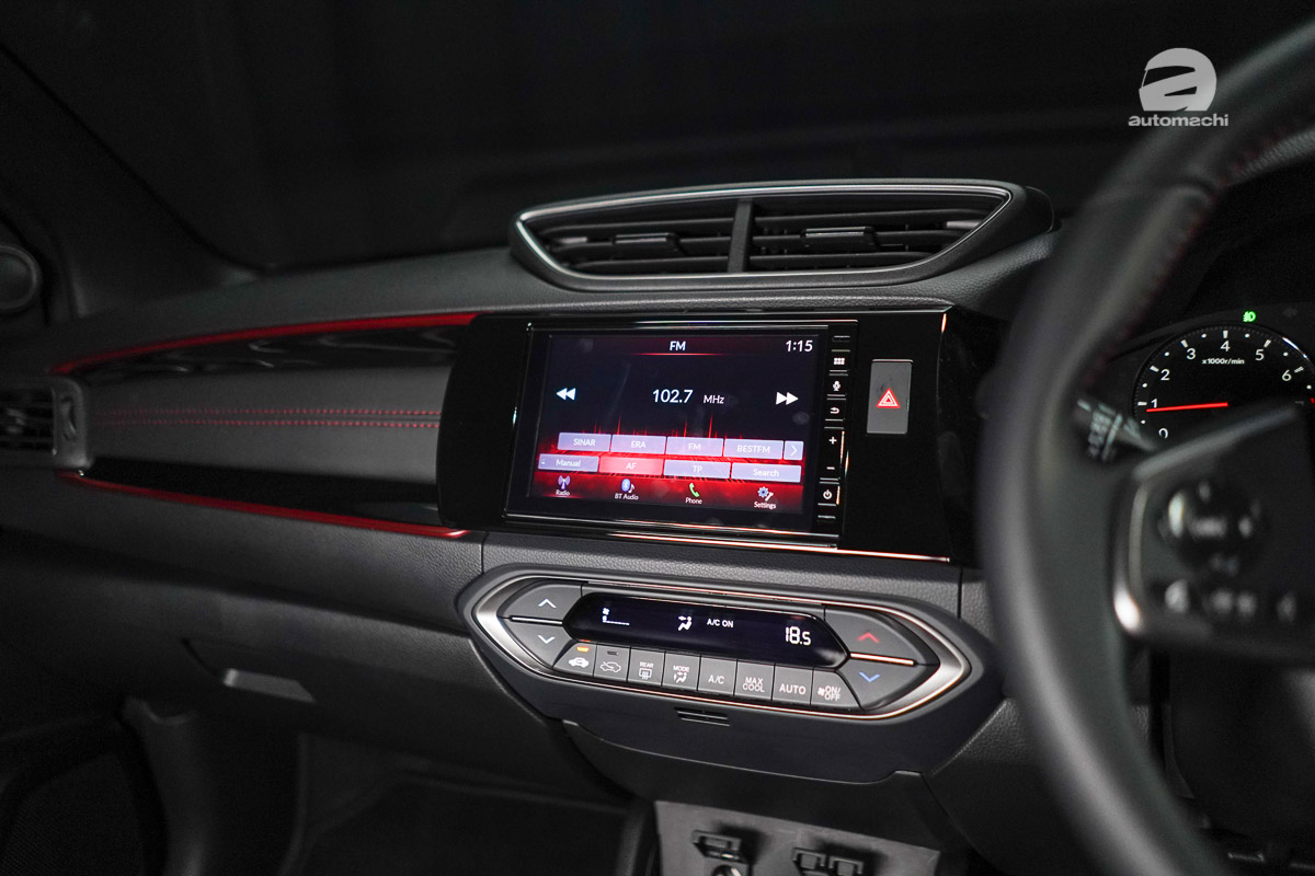 White WRV RS (15) - automachi.com