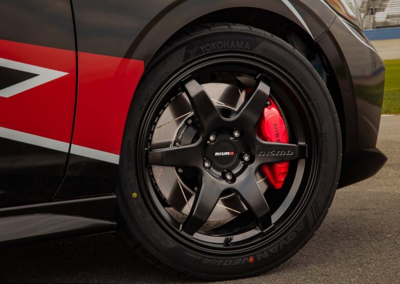 披着羊皮的狼！Nissan Sentra DET 性能版登场：对手剑指 Civic Type R 及 Golf GTI ...