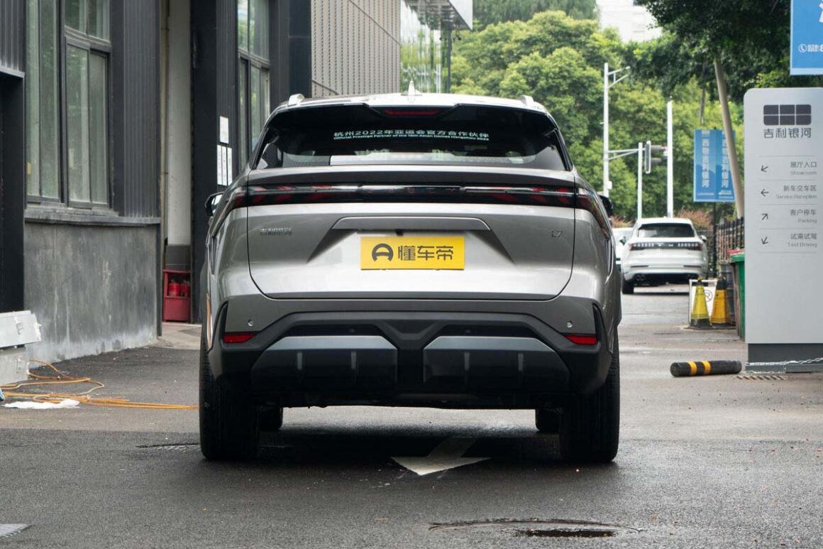 Geely BHE15 Plus 雷神电混引擎获选“中国心”年度十佳引擎：高达 44.26% 热效率，最低油耗仅 1.3L/100km。 - automachi.com