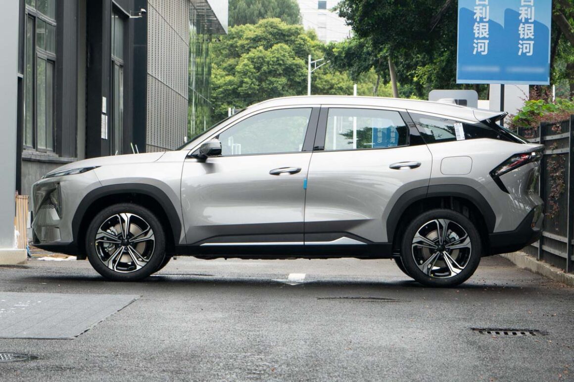 Geely BHE15 Plus 雷神电混引擎获选“中国心”年度十佳引擎：高达 44.26% 热效率，最低油耗仅 1.3L/100km。 - automachi.com