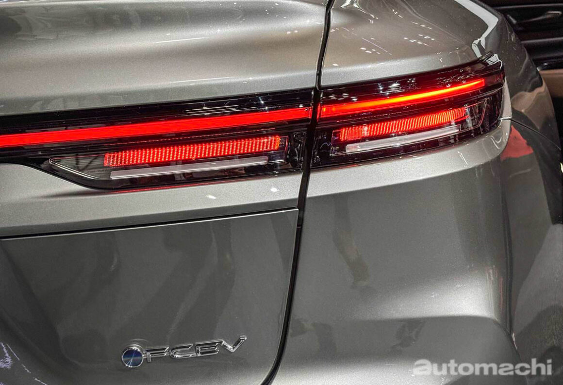 Toyota Crown Sedan 正式发布：最纯正皇冠血统，前置后驱布局，日本开价约 RM 230,000 起。 - automachi.com