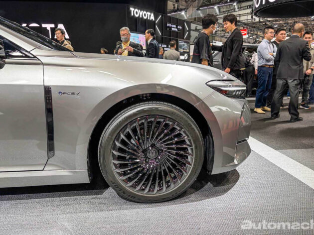 Toyota Crown Sedan 正式发布：最纯正皇冠血统，前置后驱布局，日本开价约 RM 230,000 起。 - automachi.com