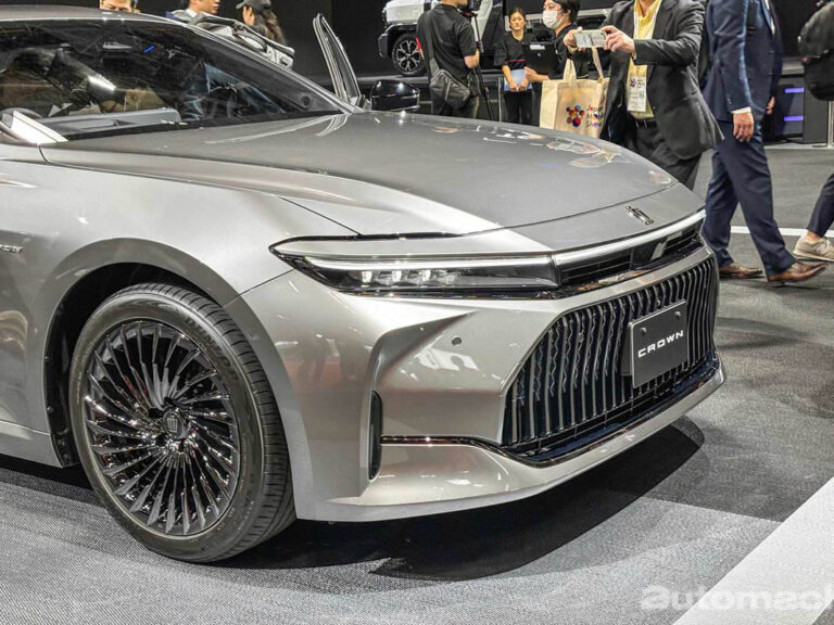 Toyota Crown Sedan 正式发布：最纯正皇冠血统，前置后驱布局，日本开价约 RM 230,000 起。 - automachi.com
