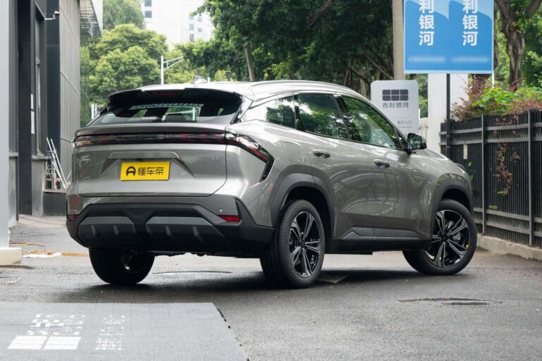 Geely BHE15 Plus 雷神电混引擎获选“中国心”年度十佳引擎：高达 44.26% 热效率，最低油耗仅 1.3L/100km ...