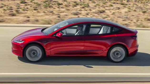 Tesla 在三年之后终于更新360环景镜头，在此之前连 Parking Sensor 都没有！ - automachi.com