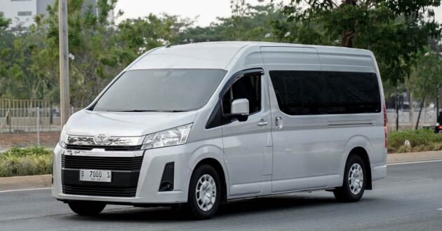 Toyota HiAce SLWB 大马发布：仅提供 10 座车型，同级唯一 6AT 变速箱，开价 RM 169,000 起 ...