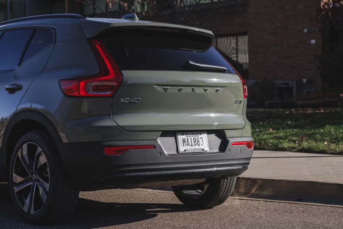 2025 Volvo XC40 B5 Plus 正式开放预订：维持2.0L涡轮增压引擎+48V轻混，售价RM 278,888 ...