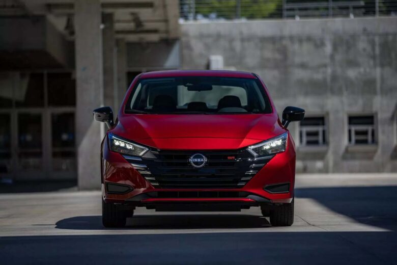 2026 Nissan Versa 渲染图：全新前卫外观设计、搭载 1.6L 自然进气引擎 - automachi.com
