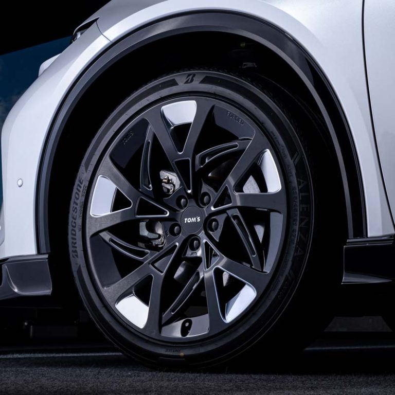 Toyota Crown Sport 11 - automachi.com