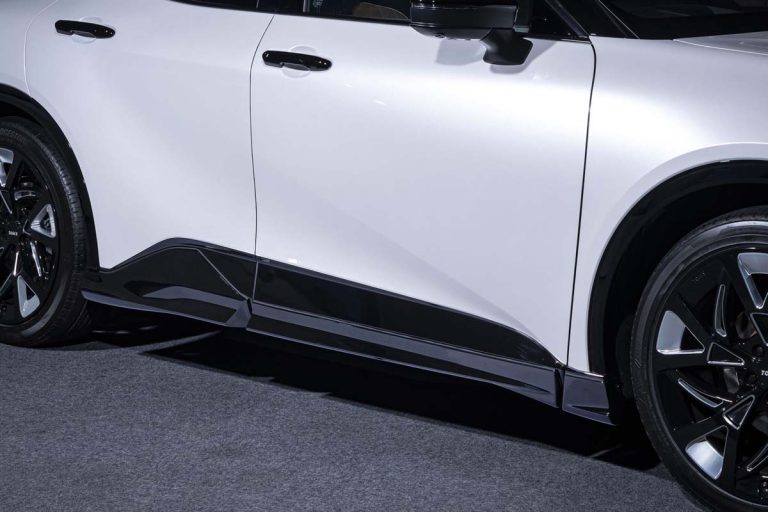 Toyota Crown Sport 9 - automachi.com